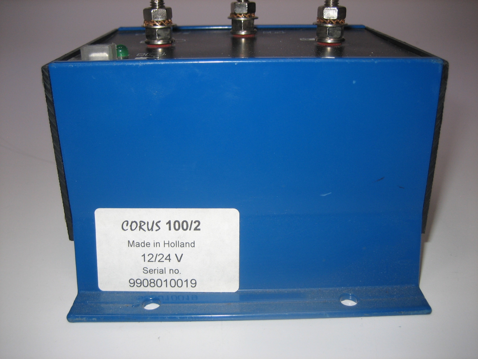 Corus 100/2 Marine Battery Isolator - 100a 1 Input 2 Outputs - TESTED ...