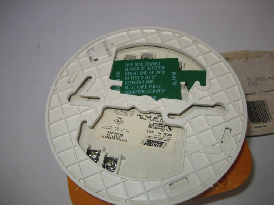 System Sensor 2412 - Direct Wire Smoke Detector - NEW OLD STOCK OPEN ...