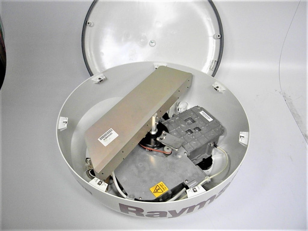 Raymarine RD418HD 4kw 18'' Digital Radome w/NEW 10m Cable*LOW HOURS*90 ...