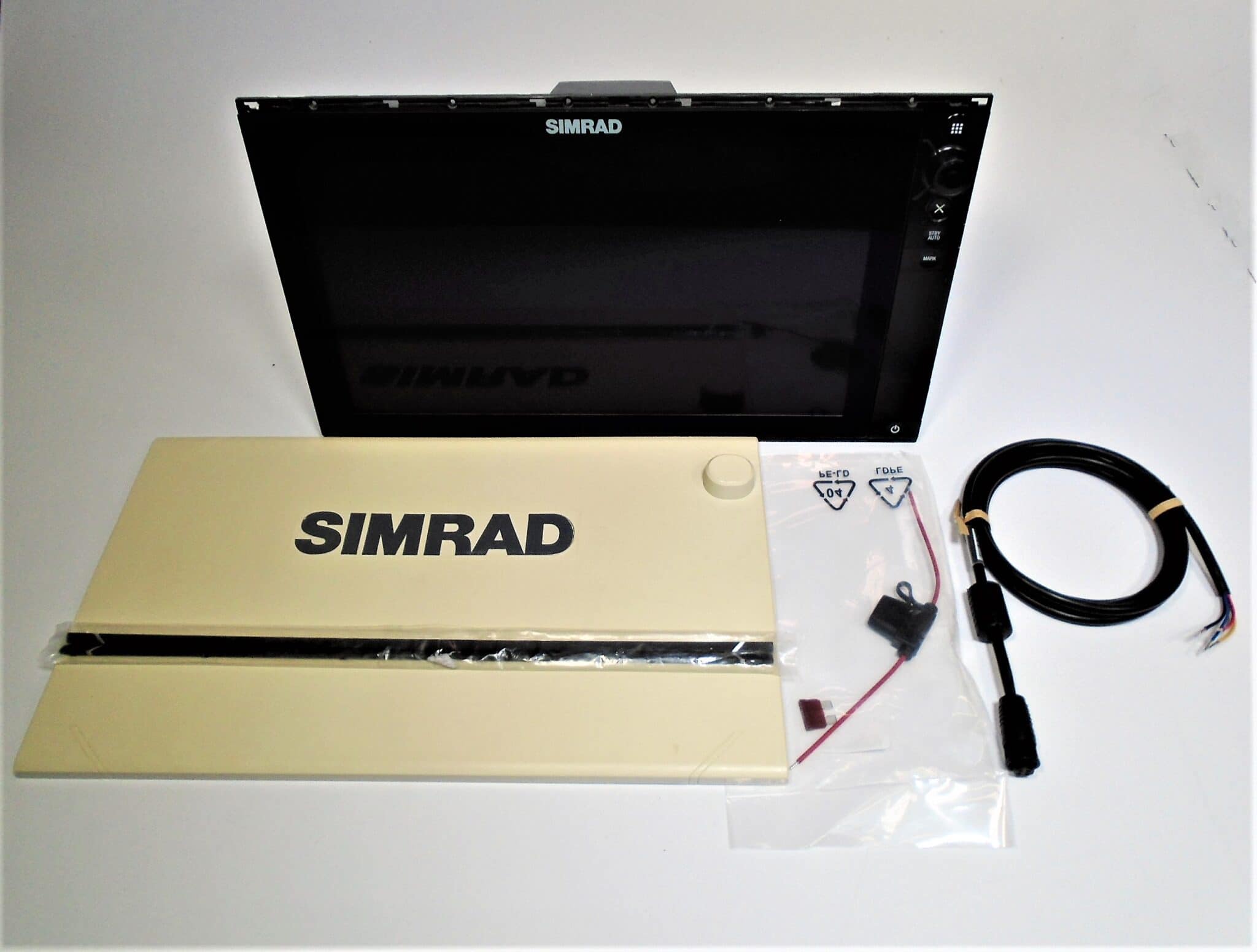 Simrad NSS16 Evo2 16" Touchscreen MFD Chartplotter (Tested Good) - Max ...