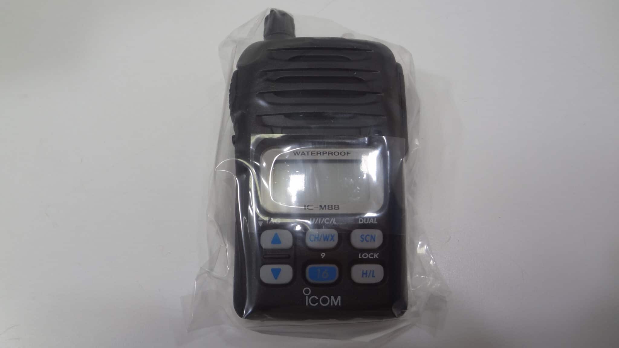 Icom IC-M88 Wireless Submersible Two-Way VHF Marine Transceiver Unit ...