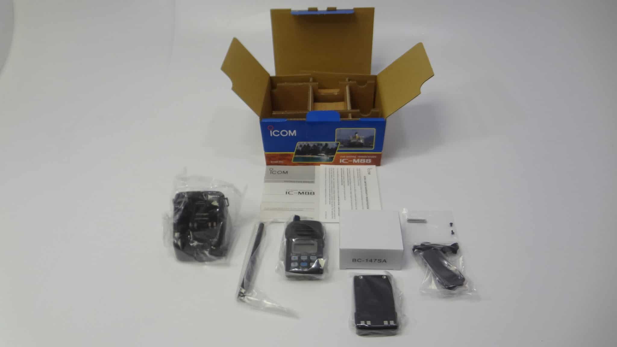 Icom IC-M88 Wireless Submersible Two-Way VHF Marine Transceiver Unit ...