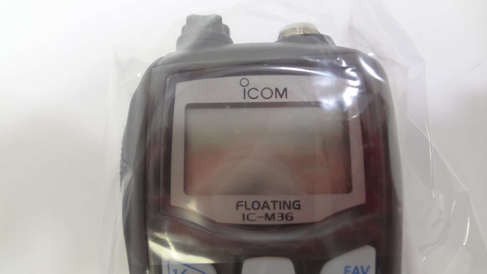 Icom IC-M36 Floating Wireless Submersible VHF Marine Transceiver Unit ...