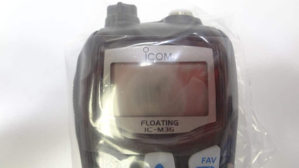 Icom IC-M36 Floating Wireless Submersible VHF Marine Transceiver Unit New In Box - Max Marine ...