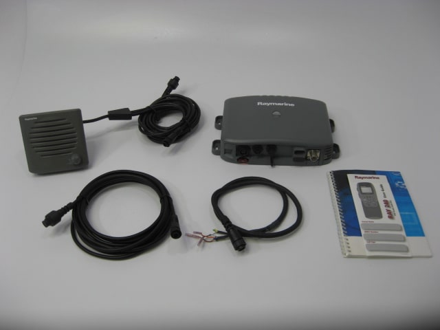 Raymarine RAY240E VHF Radio Transceiver ~ R49129 ~ E42001 *Tested Good ...