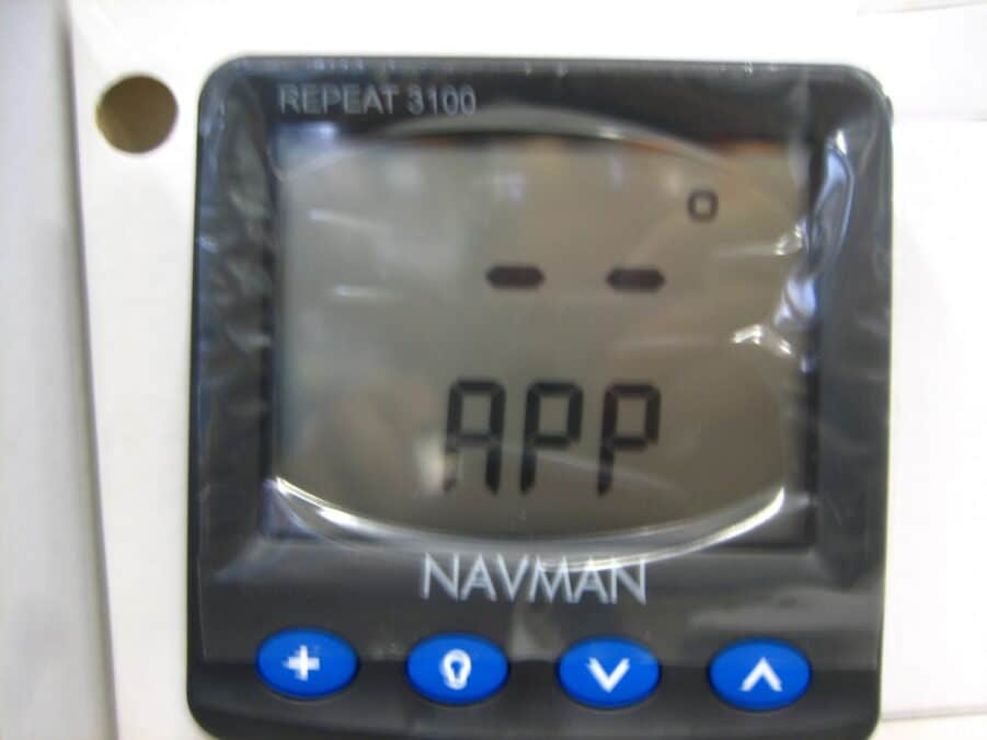 Navman 3100 Repeater - NMEA0183 Digital Data Display - NEW IN BOX ...