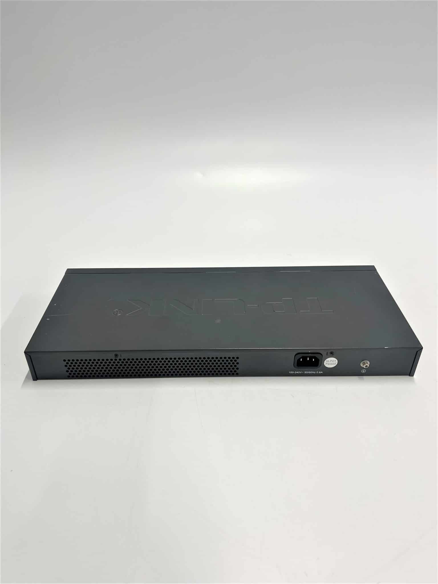 TP-Link 16-Port Gigabit Ethernet TL-SG1016 1000Mbps Rackmount Switch ...