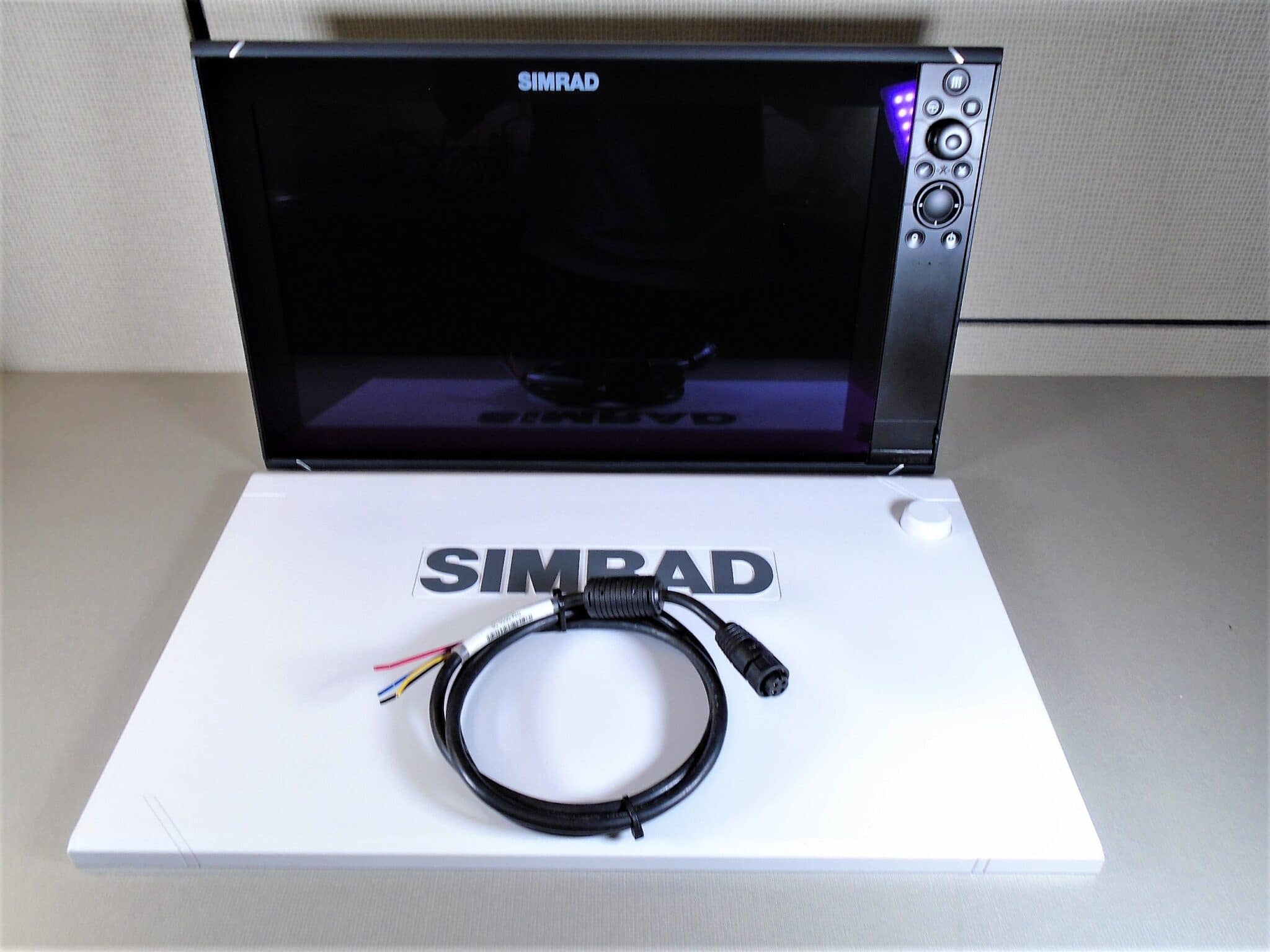 Simrad NSS16 Evo3 16" Touchscreen MFD Chartplotter Tested Good W ...