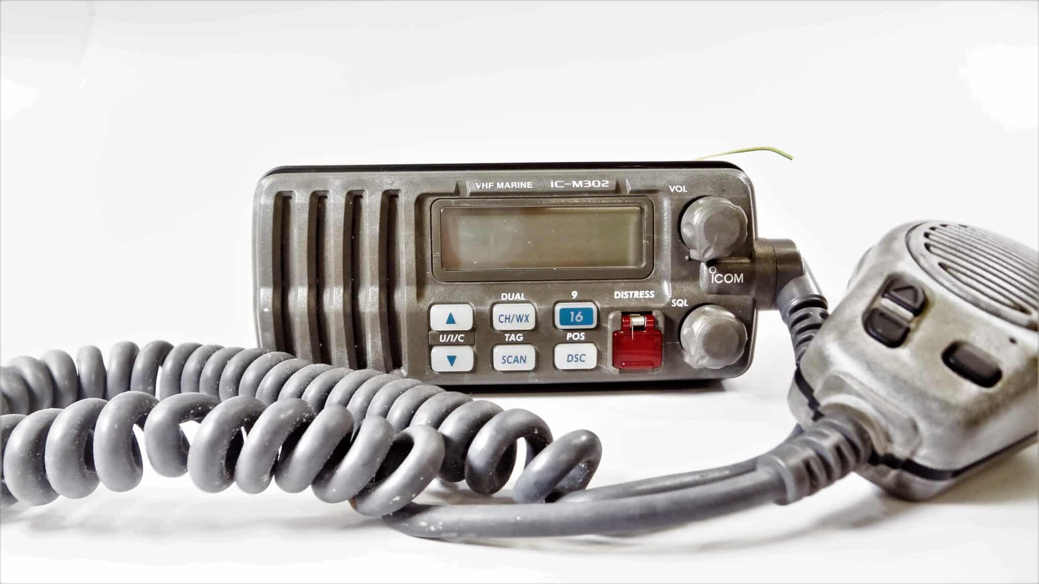 Icom IC-M302 Submersible Marine VHF Radio Transceiver Unit w/ HM-141G Hand Mic - Max Marine ...