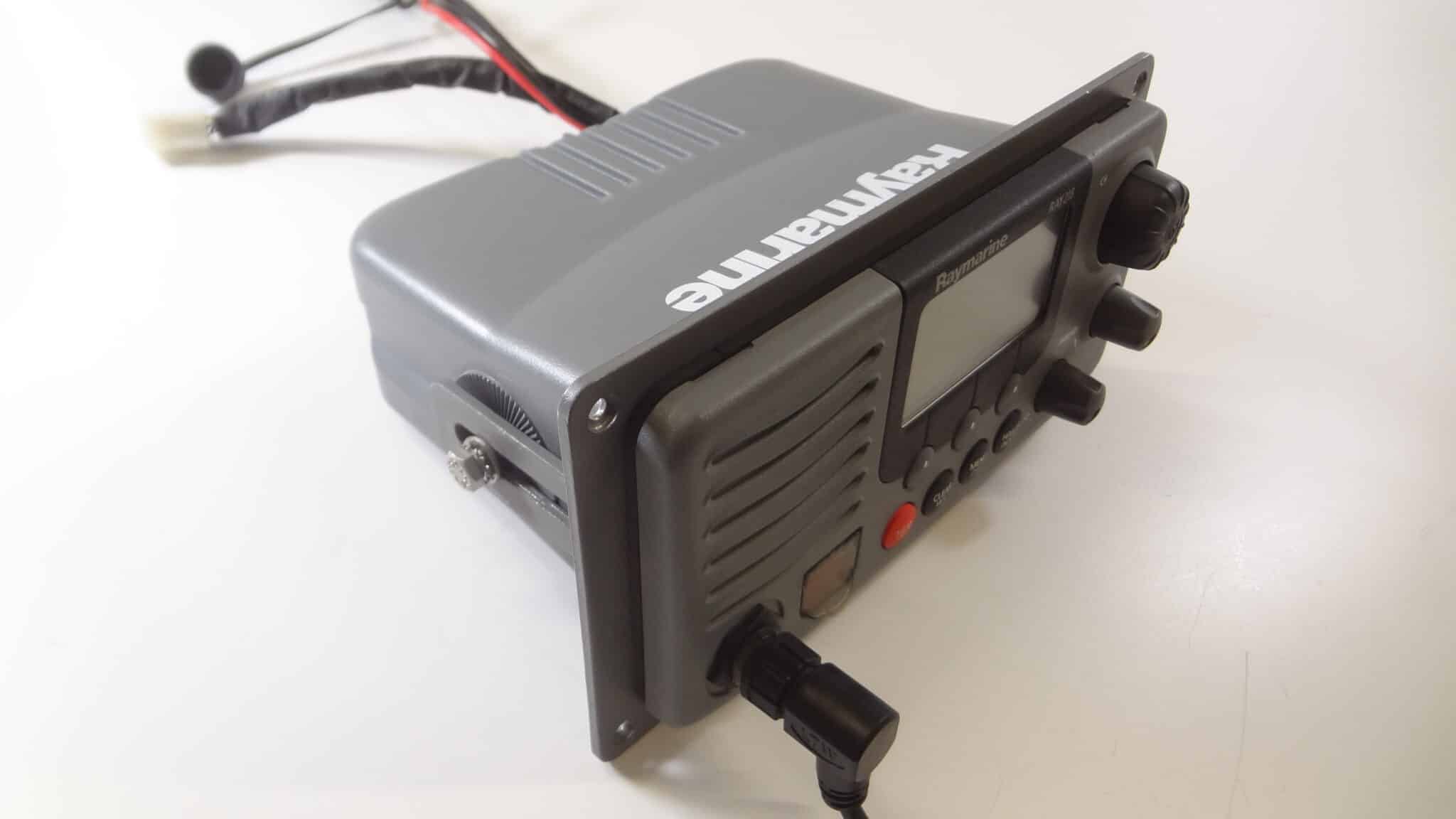 Raymarine RAY218 Marine VHF Two Way Radio Transceiver Unit w/Raymarine ...