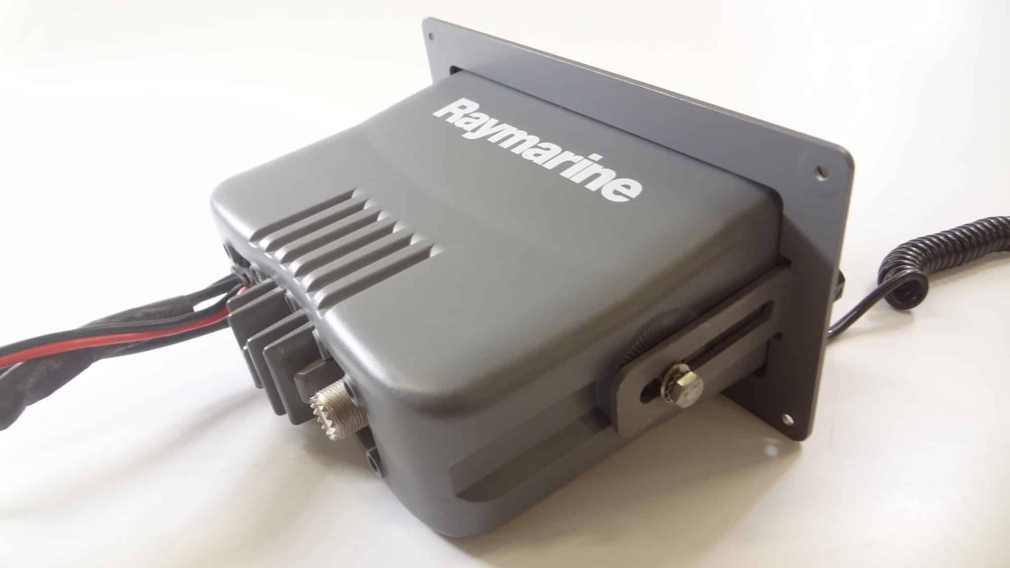 Raymarine RAY218 Marine VHF Two Way Radio Transceiver Unit w/Raymarine ...