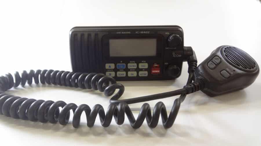 Icom IC-M422 Marine VHF Transceiver Radio Unit w/ Icom HM-150B Hand ...