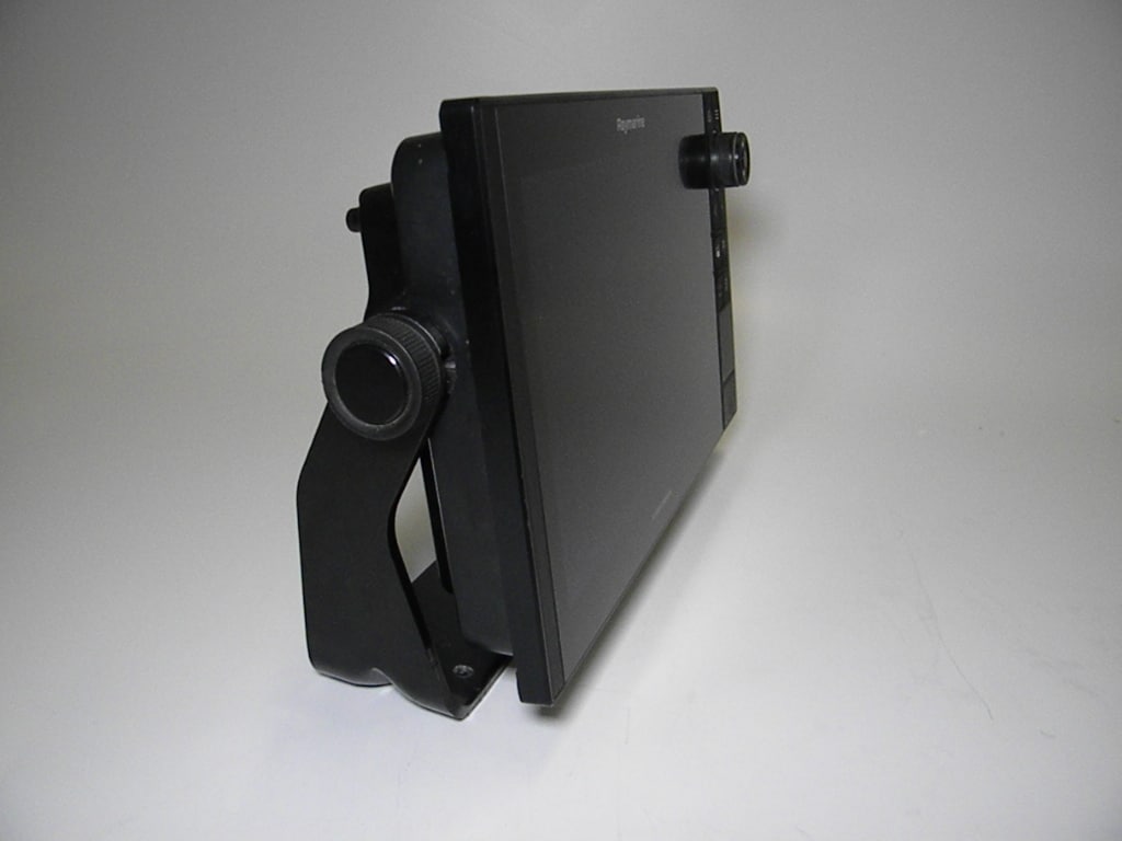 Raymarine Axiom 12 Pro RVX HybridTouch MFD -E70372- Tested - 90 Day ...