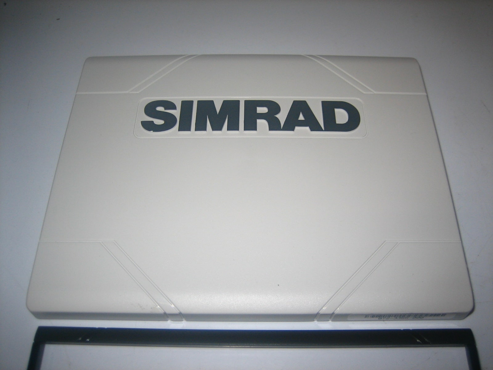 Simrad GO5 XSE Suncover and Bezel Set - 000-13170-001 000-13168-001 ...