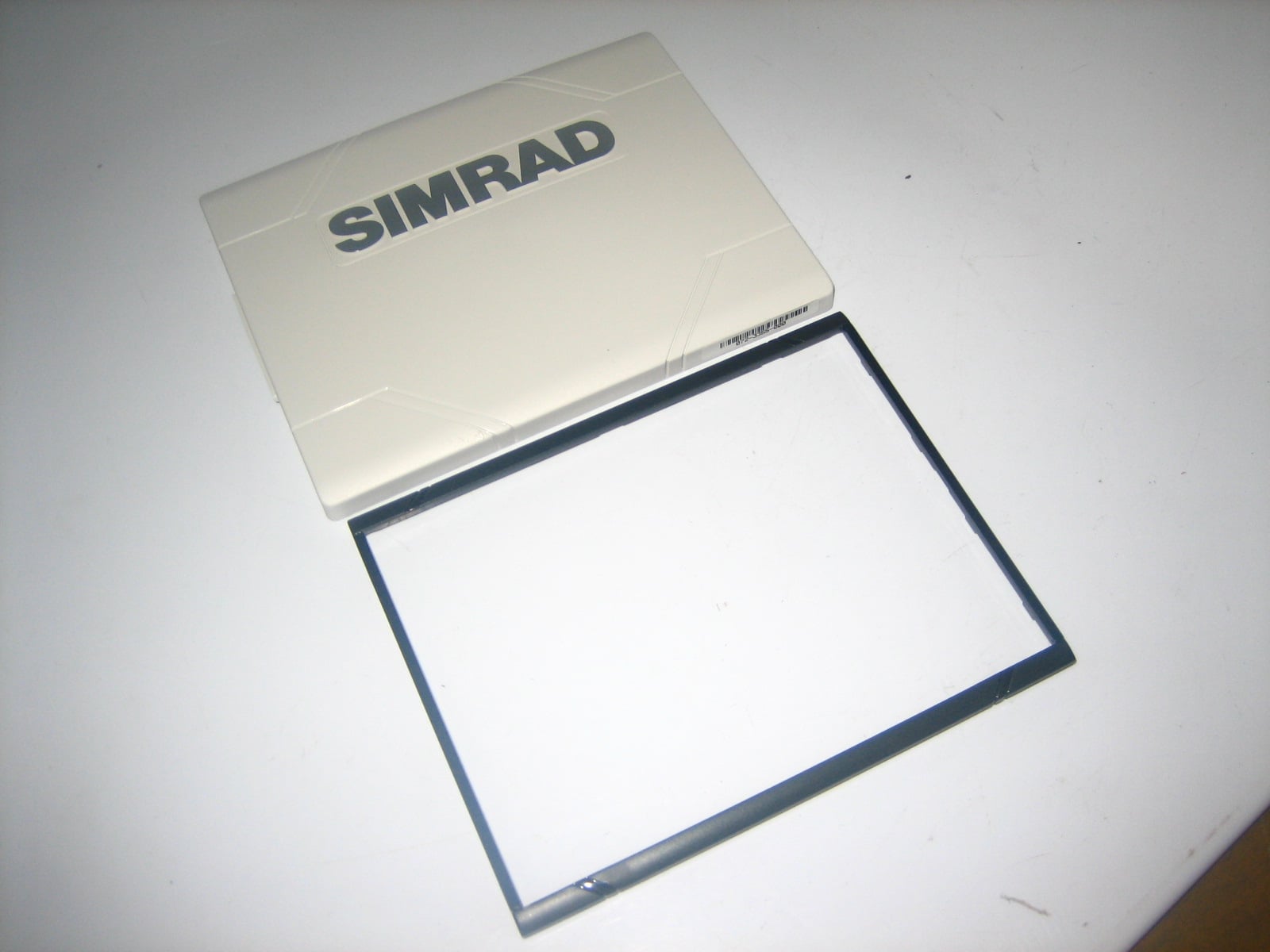 Simrad GO5 XSE Suncover and Bezel Set - 000-13170-001 000-13168-001 ...