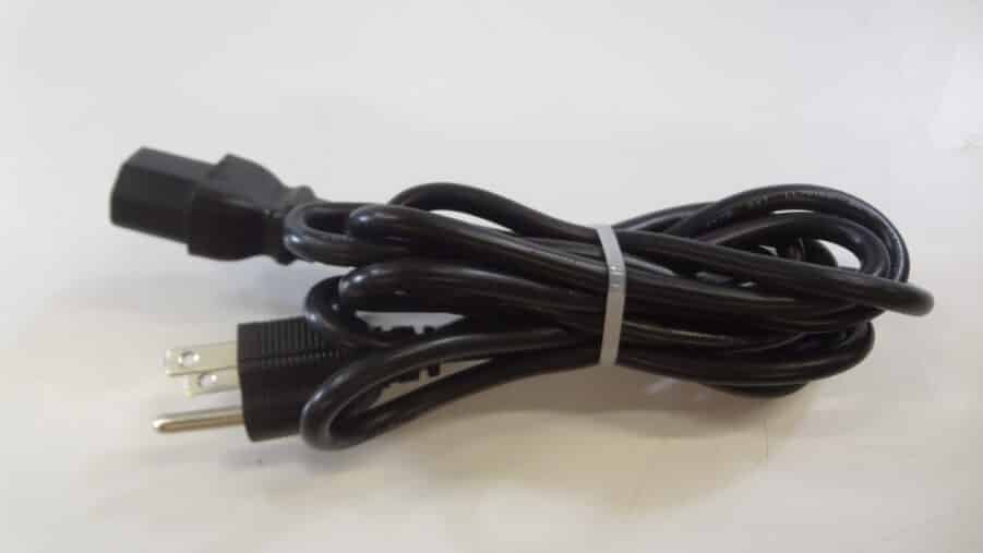 GME BCM001 6 BAY DESKTOP MULTICHARGER and 6 TX6160X UHF CB Handheld ...