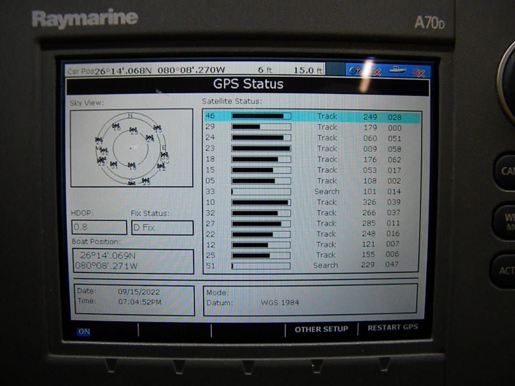 Raymarine A70D Chartplotter/Fishfinder Display w/Sun Cover E62192 ...