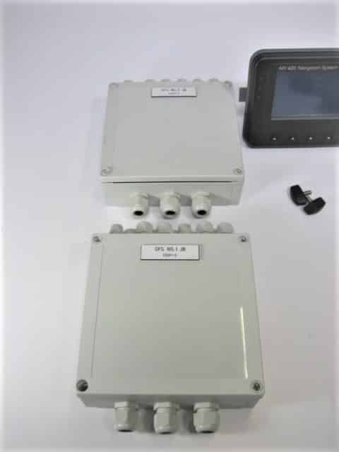 Leica MX Marine MX420/8 Display W/MX521B,Cables,And Junction Boxes ...