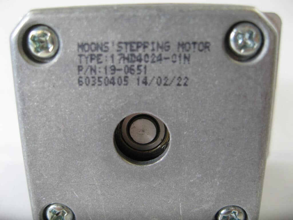 Moons Stepping Motor Type 17hd4024-01n P/N 19-0651 1.8 Degree/Step High ...