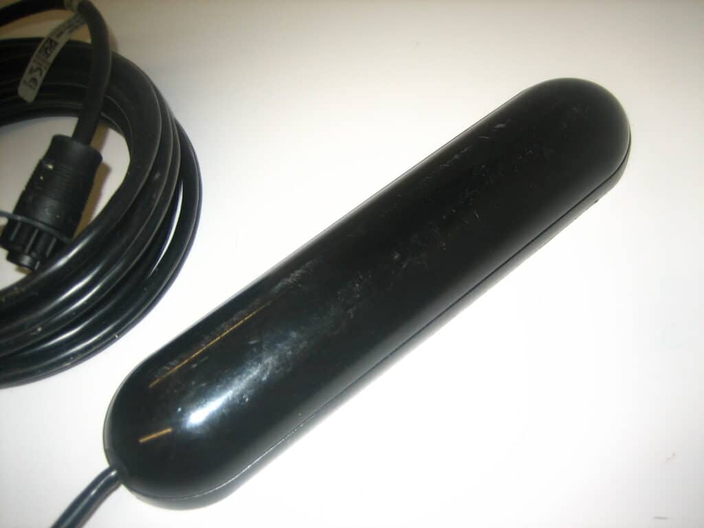 Simrad TotalScan™ Skimmer Transducer with CHIRP StructureScan DownScan ...