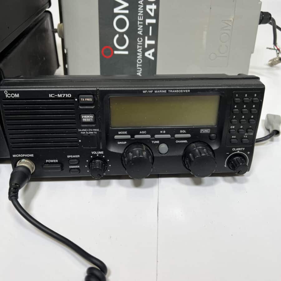 ICOM IC-M710 Single Side Band Radios w/ AT-140 Tuner HM-120 - Parts Lot ...