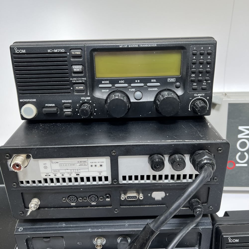 ICOM IC-M710 Single Side Band Radios w/ AT-140 Tuner HM-120 - Parts Lot ...