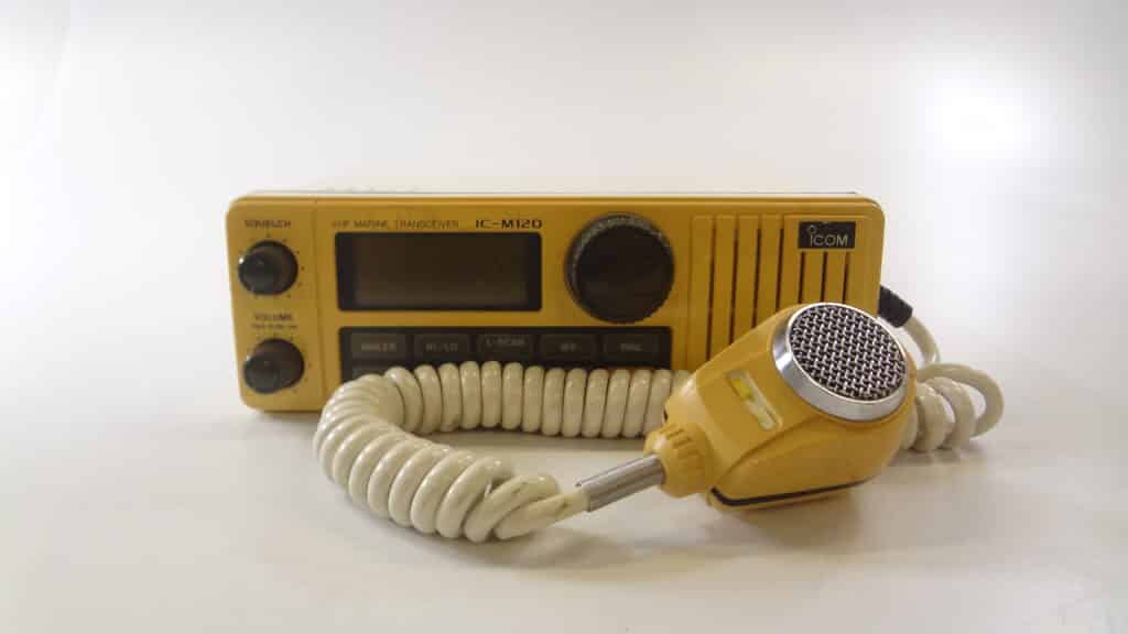Icom IC-M120 Marine VHF Radio Transceiver Unit w/ Microphone Tested and ...