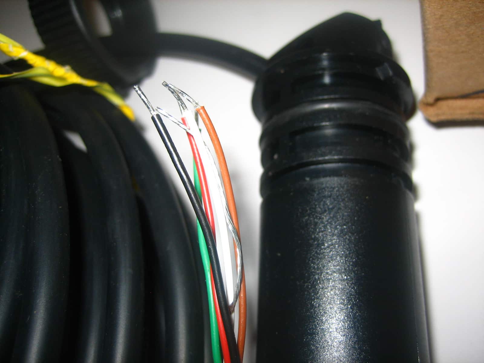 B&G NEW Airmar ST850-P-BG Consists of P17 Plastic Housing & Airmar ...