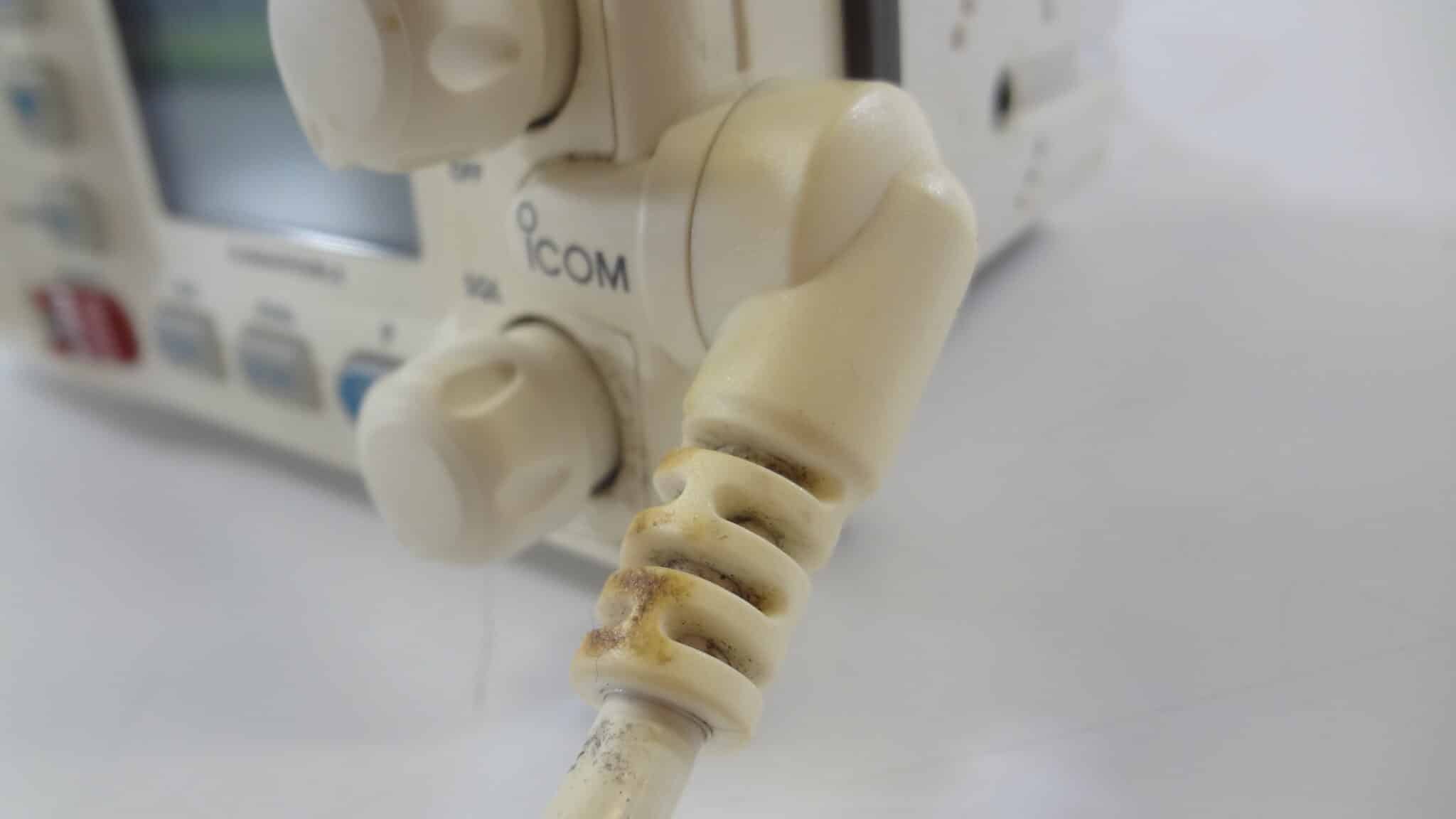 Icom IC-M304 VHF Transceiver Unit W/ HM-164SW Hand Mic