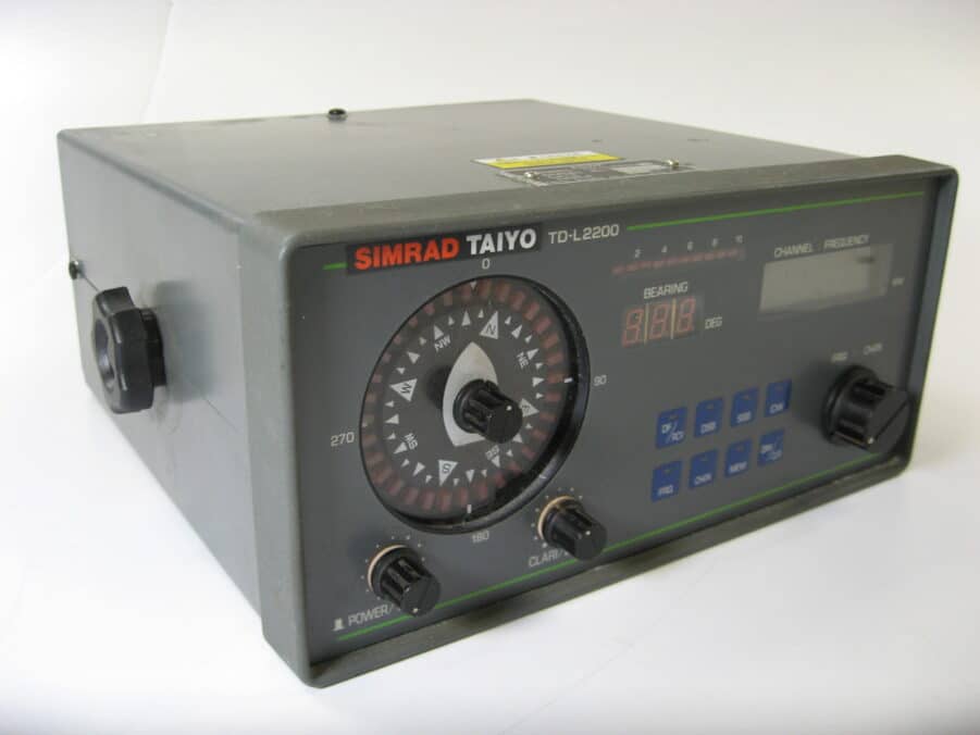 Simrad Taiyo ADF Automatic Direction Finder TD-L2200 Head Only Power On ...