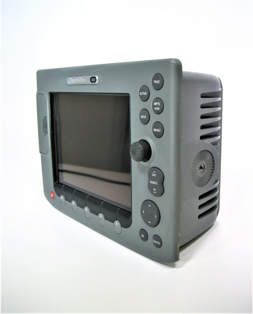 Raymarine E80 Classic Display w/ Bezel & Sun Cover - E02011 - Fully ...