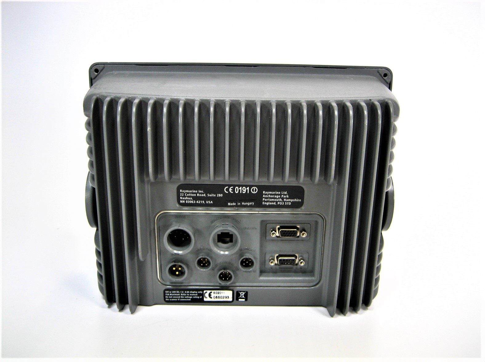 Raymarine E80 Classic Display w/ Bezel & Sun Cover - E02011 - Fully ...