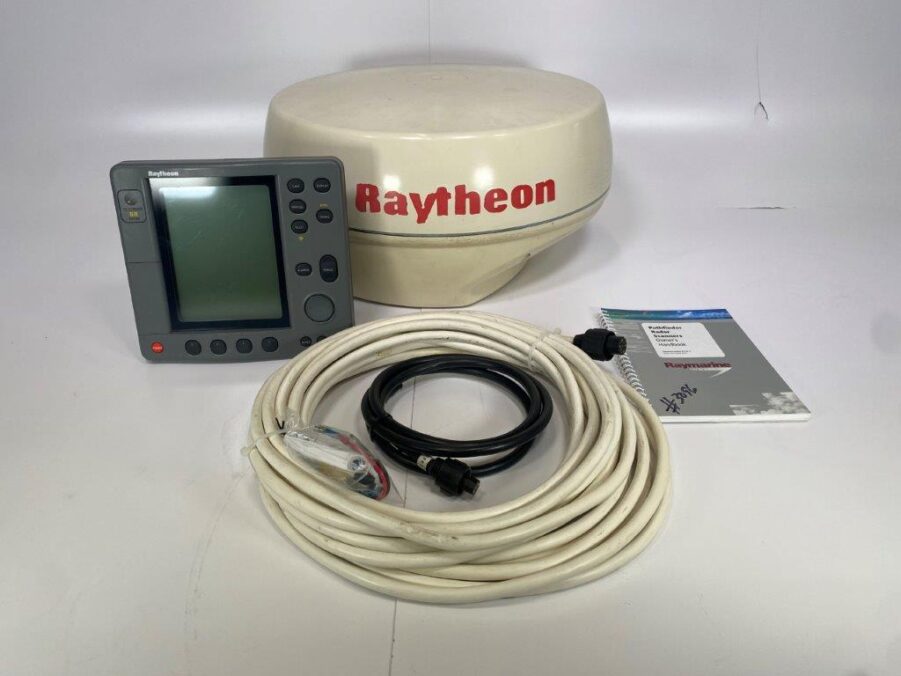 Raymarine 2KW 18" M92650 Radome / SL70 Display Complete System - 90 Day ...