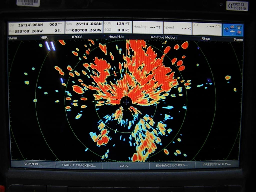 Raymarine 4kw 48" HD Digital Open Array Radar System E52069 *MME REFURB ...