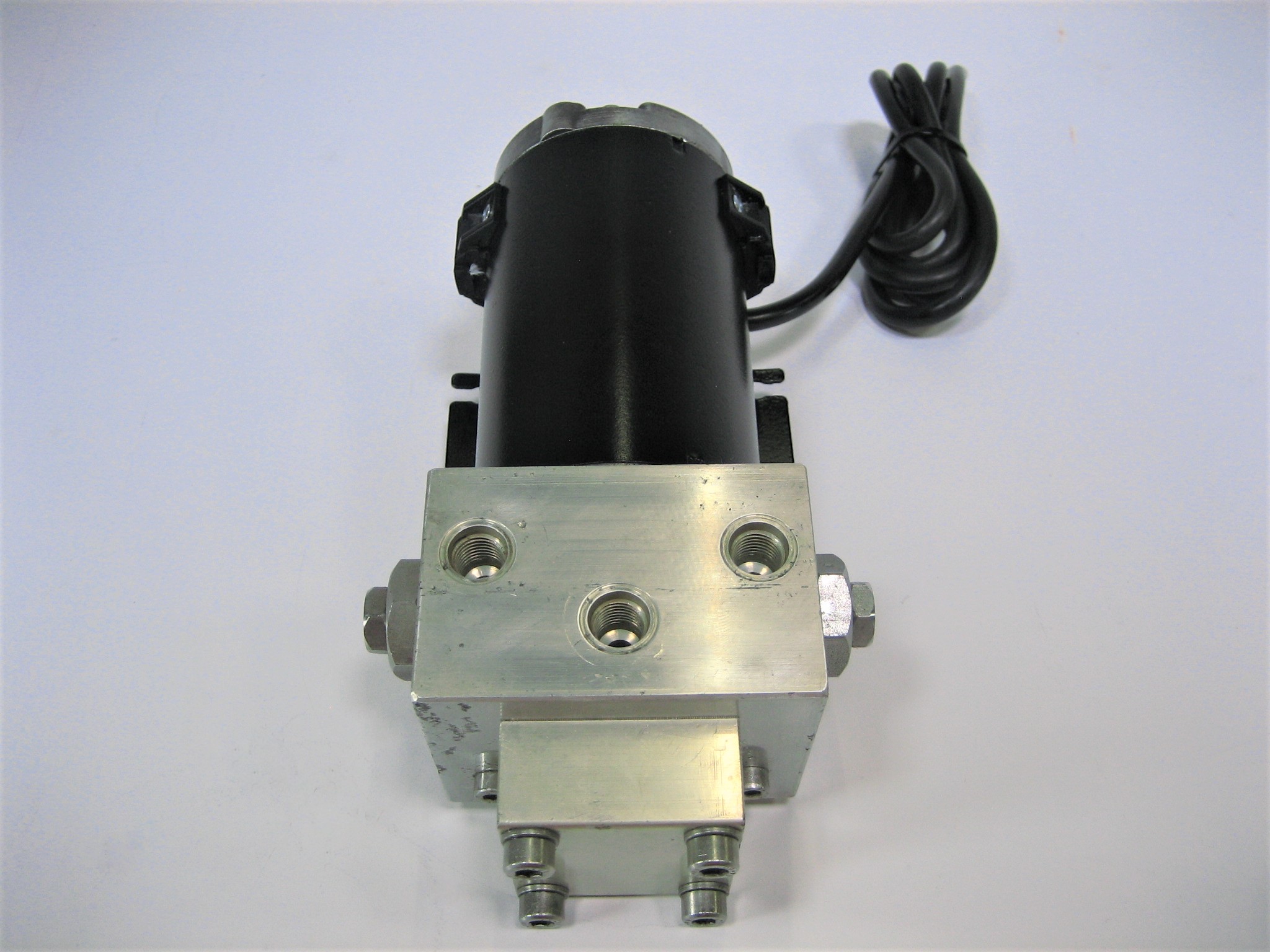 Simrad Robertson RPU160 Boat Autopilot Pump-12V-Reversible-21118401 ...