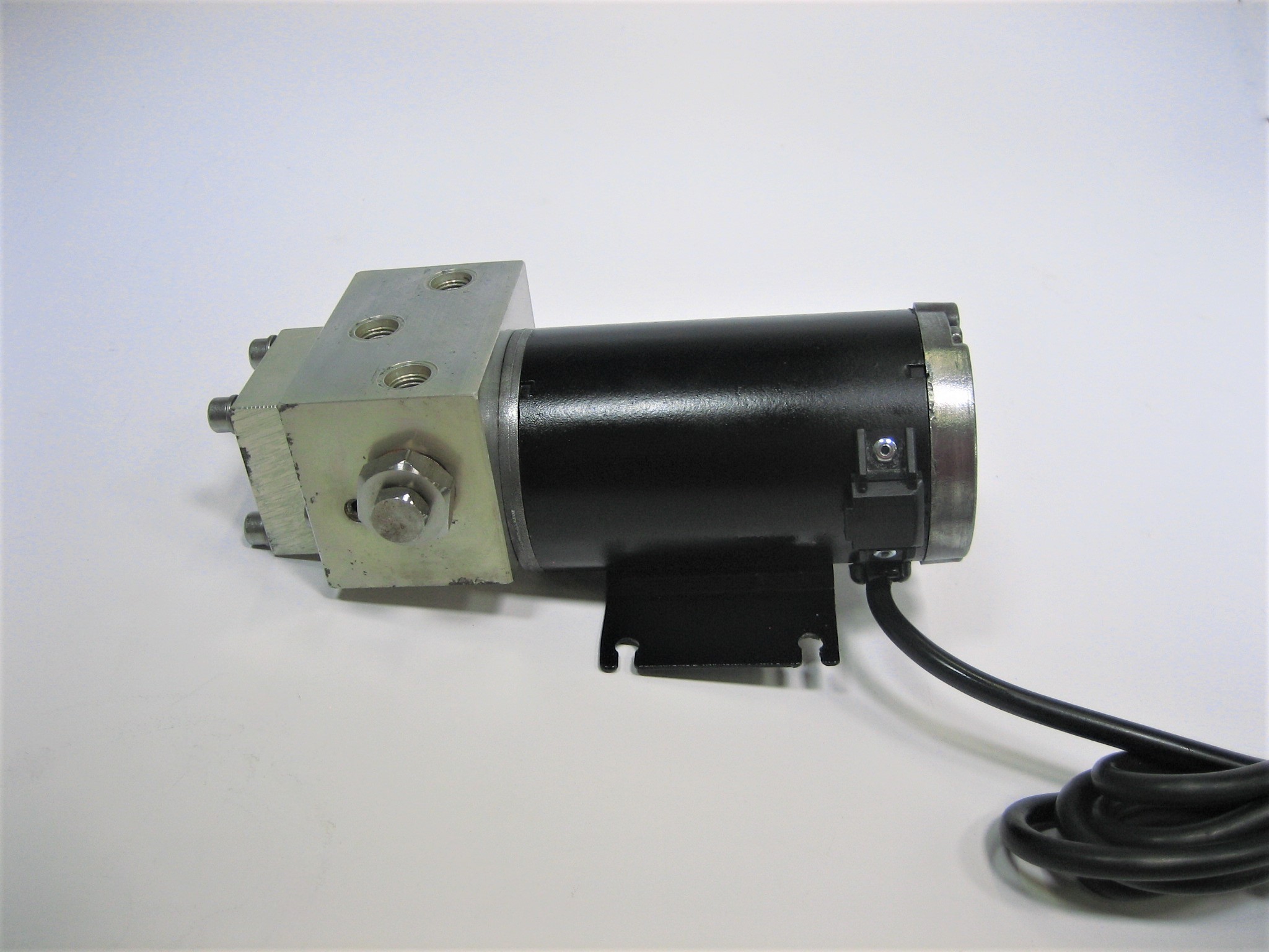 Simrad Robertson RPU160 Boat Autopilot Pump-12V-Reversible-21118401 ...