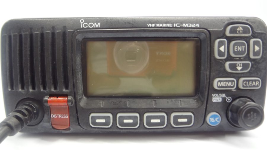 Icom IC-M324 Marine VHF Two-Way Radio Transceiver Unit with HM-200B ...