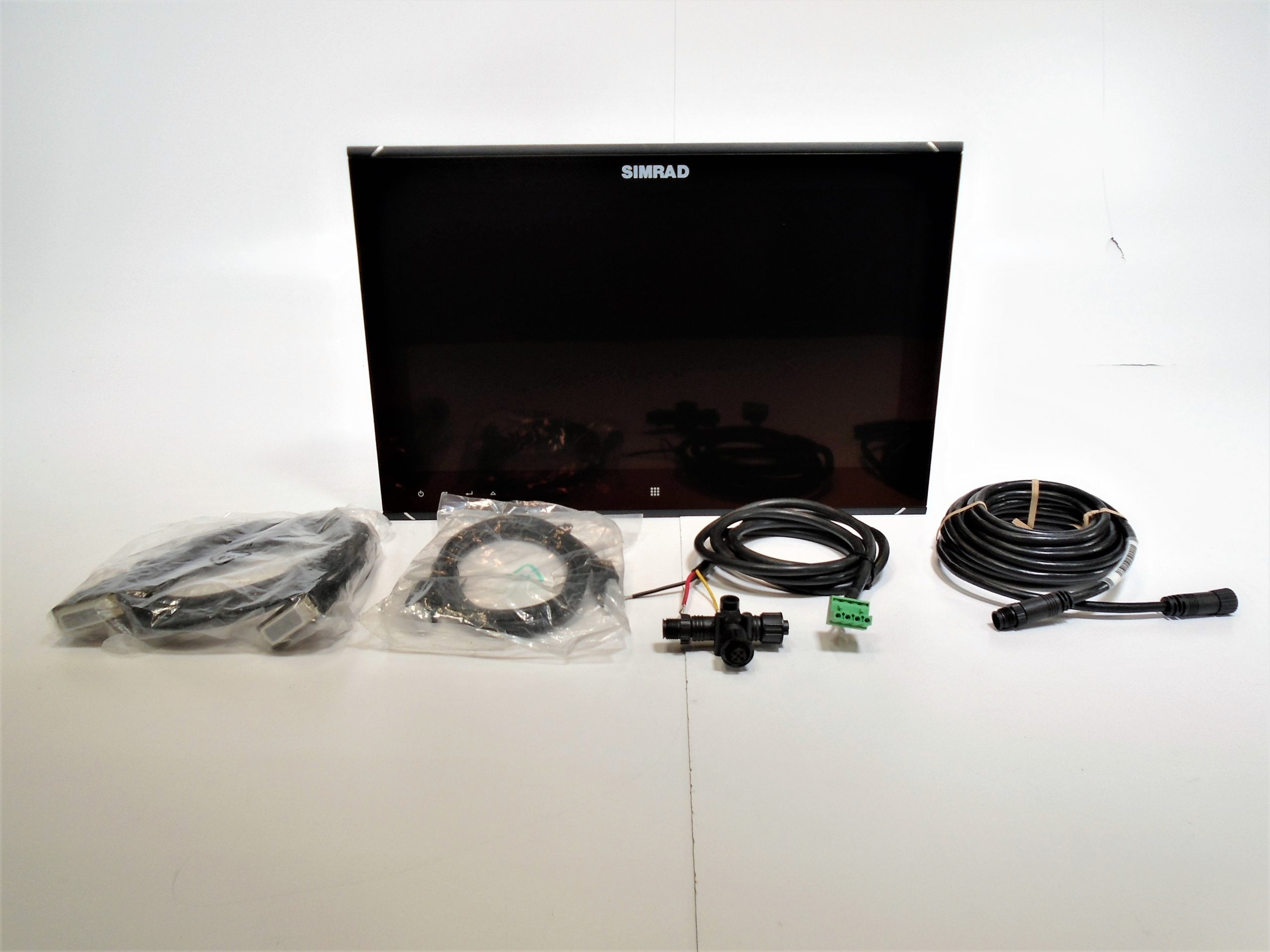 Simrad Display NSO Black Box 16" Pilot House Marine Monitor MO16-P ...