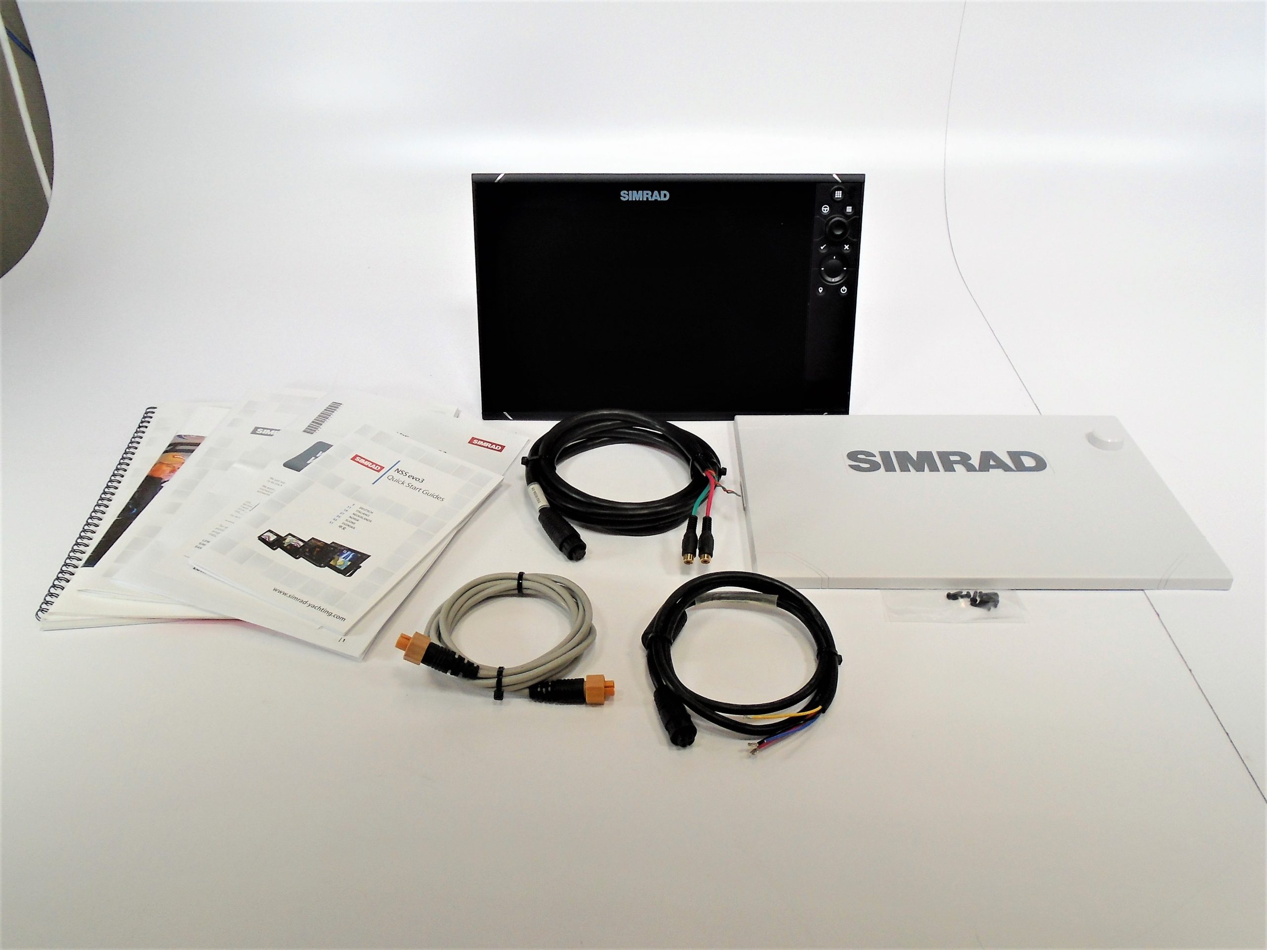 Simrad NSS12 Evo3 12" Touchscreen MFD Chartplotter Tested Good w ...