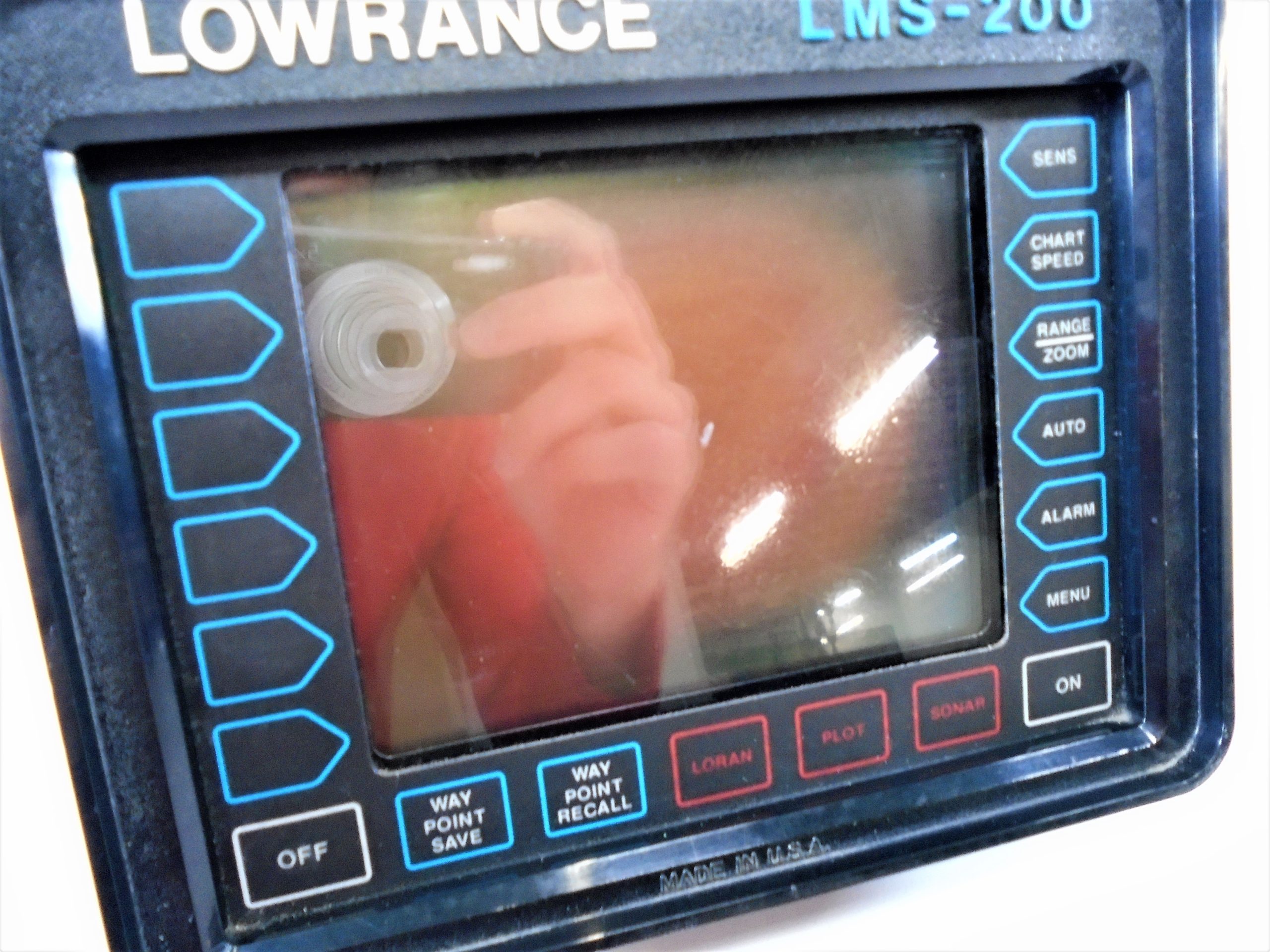 Lowrance LMS-200 FISHFINDER W/GPS Reciever -PARTS REPAIR AS IS NO RETURNS- Max Marine Electronics