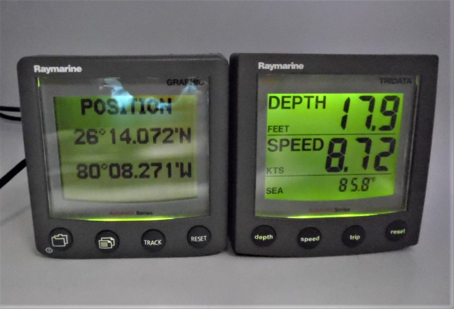 Raymarine ST60+ Graphic Instrument with Sun Cover ~ E22075-P ~ Great ...