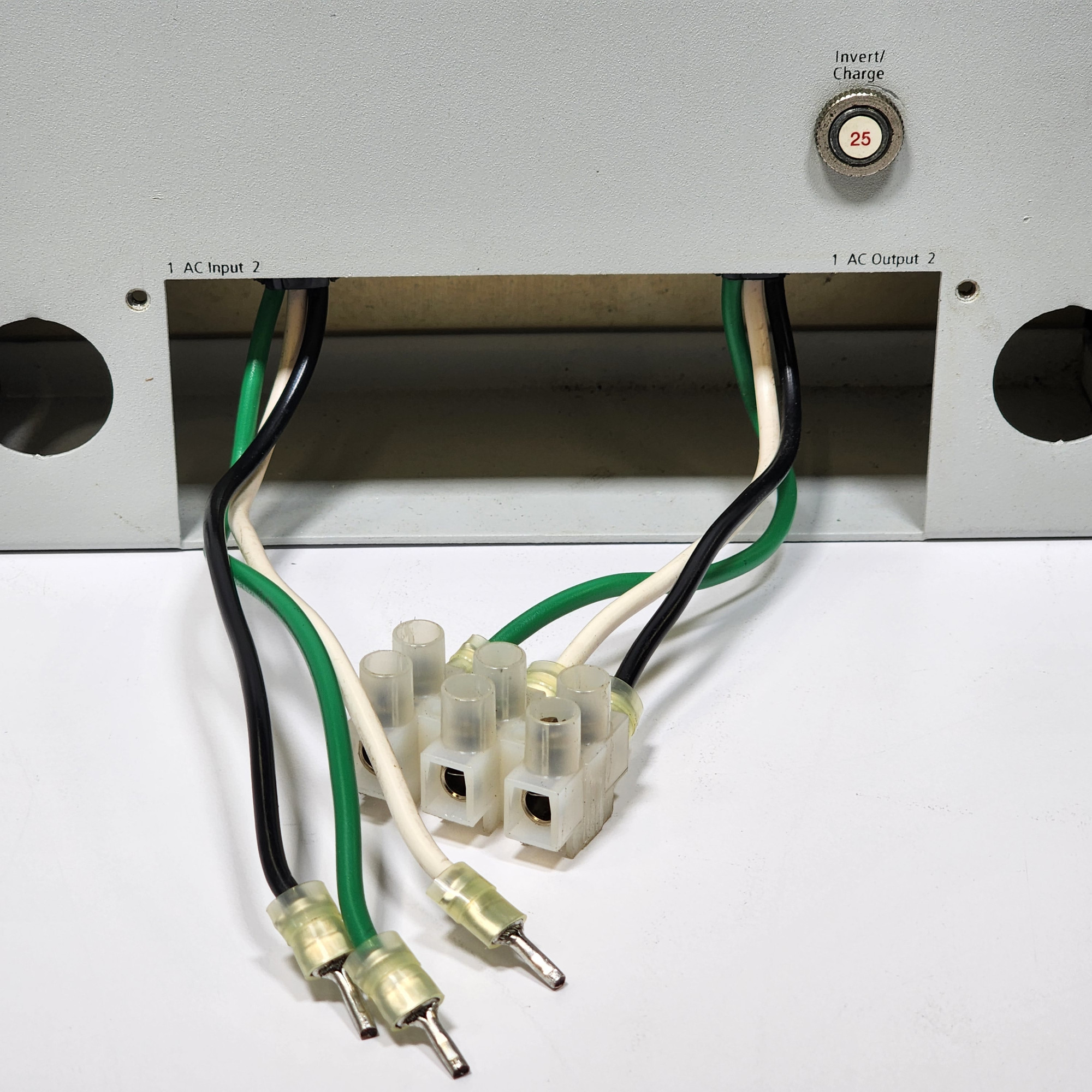 Xantrex Freedom Marine 20 - Off Grid Inverter 2000W 12V -PN:81-2011-12 ...