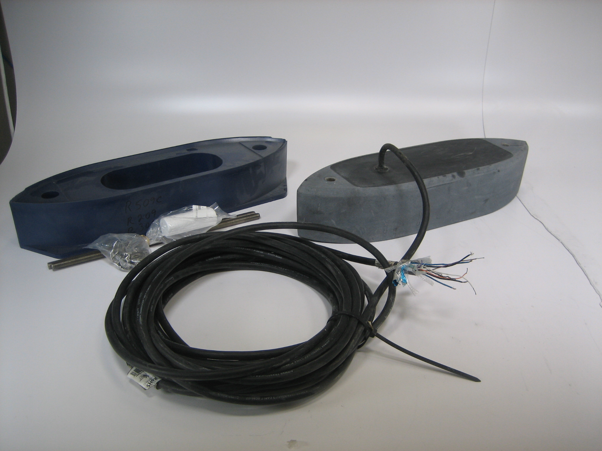 Airmar R309 2/3kw External Mount Transducer Adjustable Freq Garmin ...