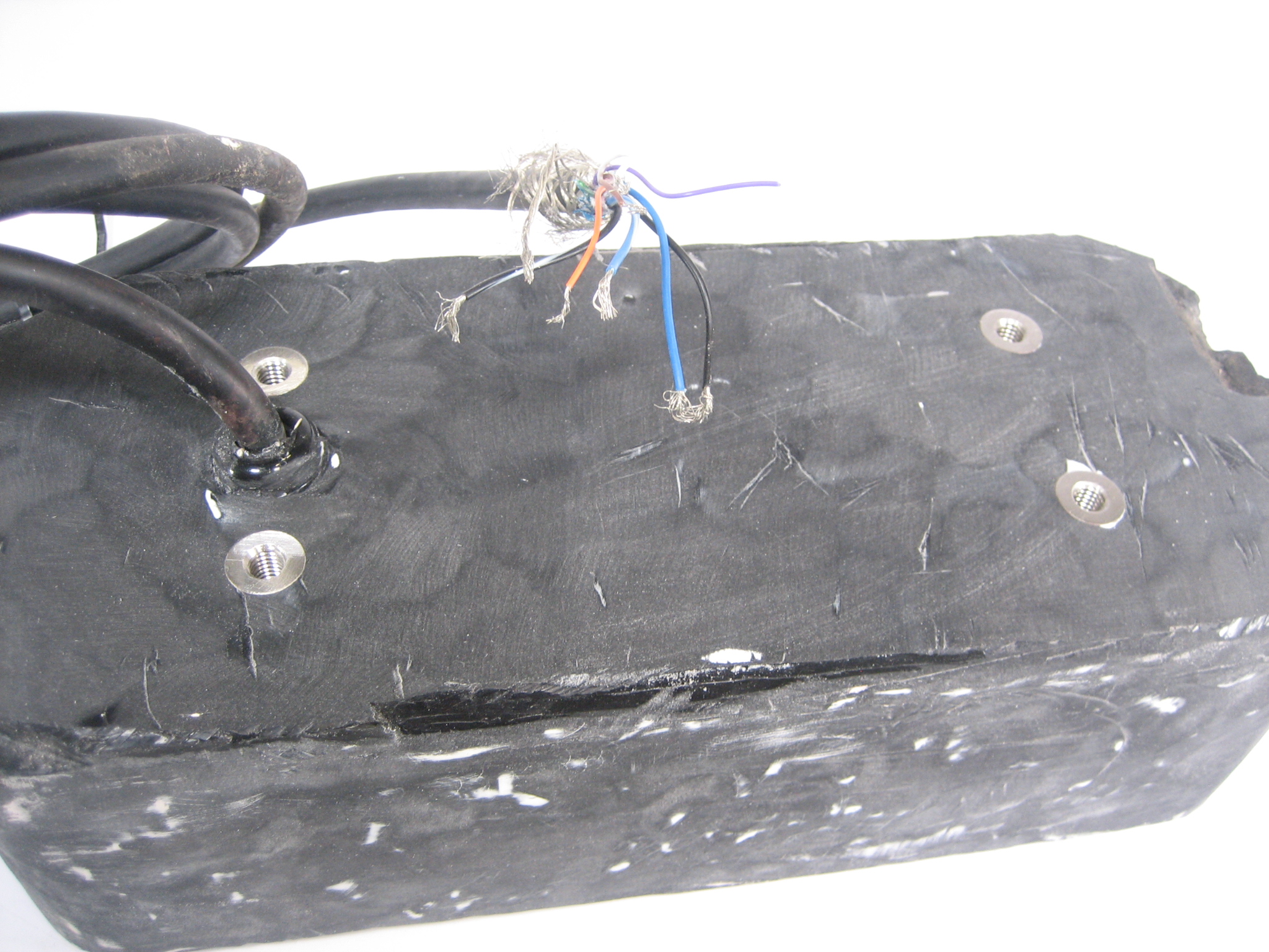 Airmar PM411LWM Wide 2kw Keel/Pocket Mount Transducer - TESTED GOOD ...