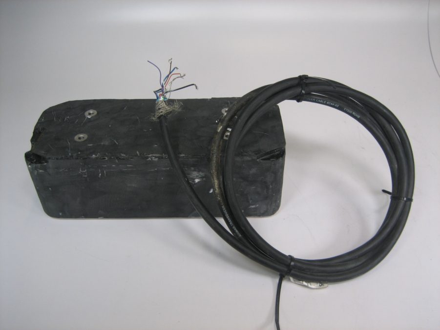 Airmar PM411LWM Wide 2kw Keel/Pocket Mount Transducer - TESTED GOOD ...