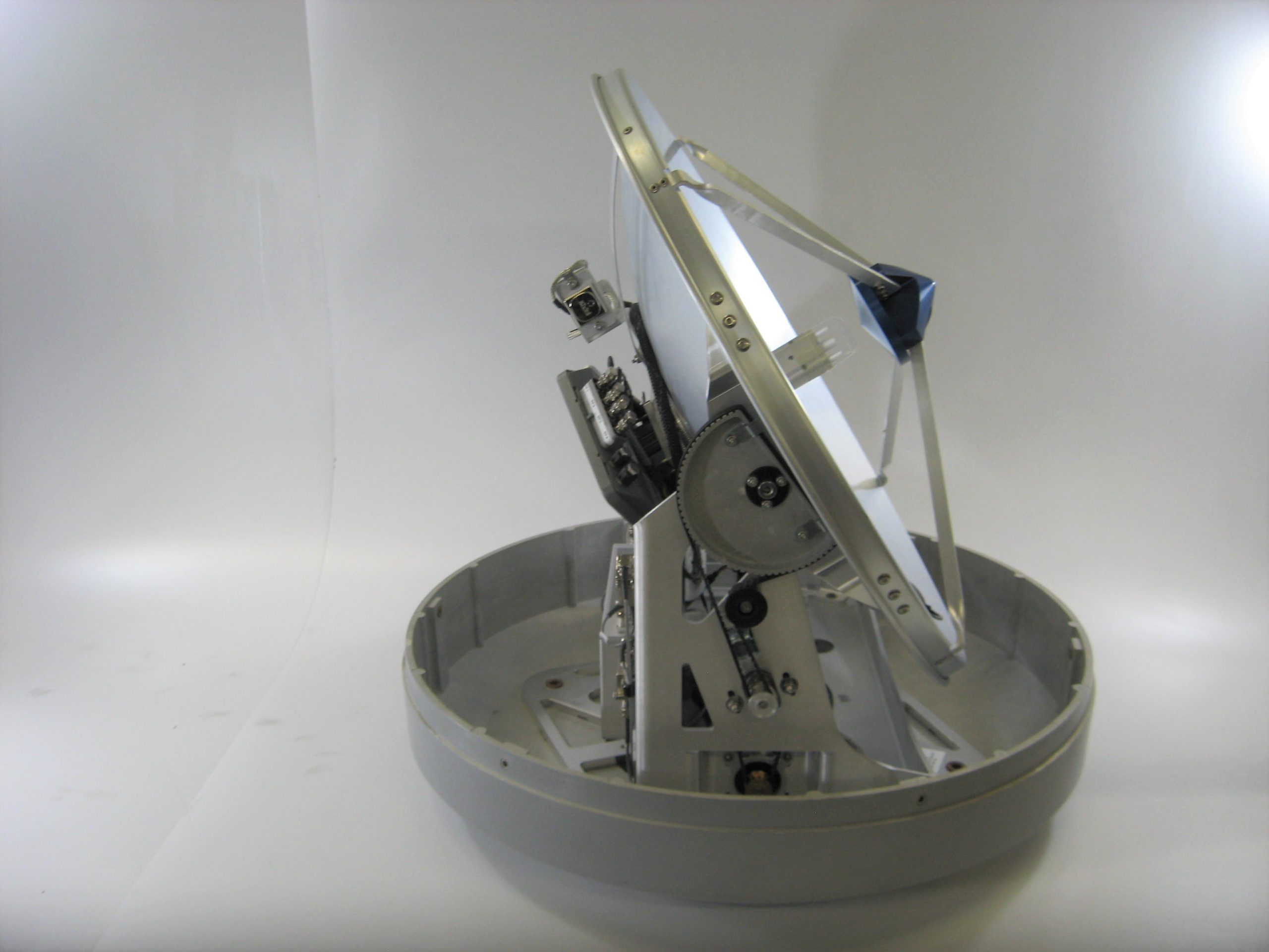 KVH Tracvision UHD 7 Complete Working for DirecTV HD and UHD Tested! W ...