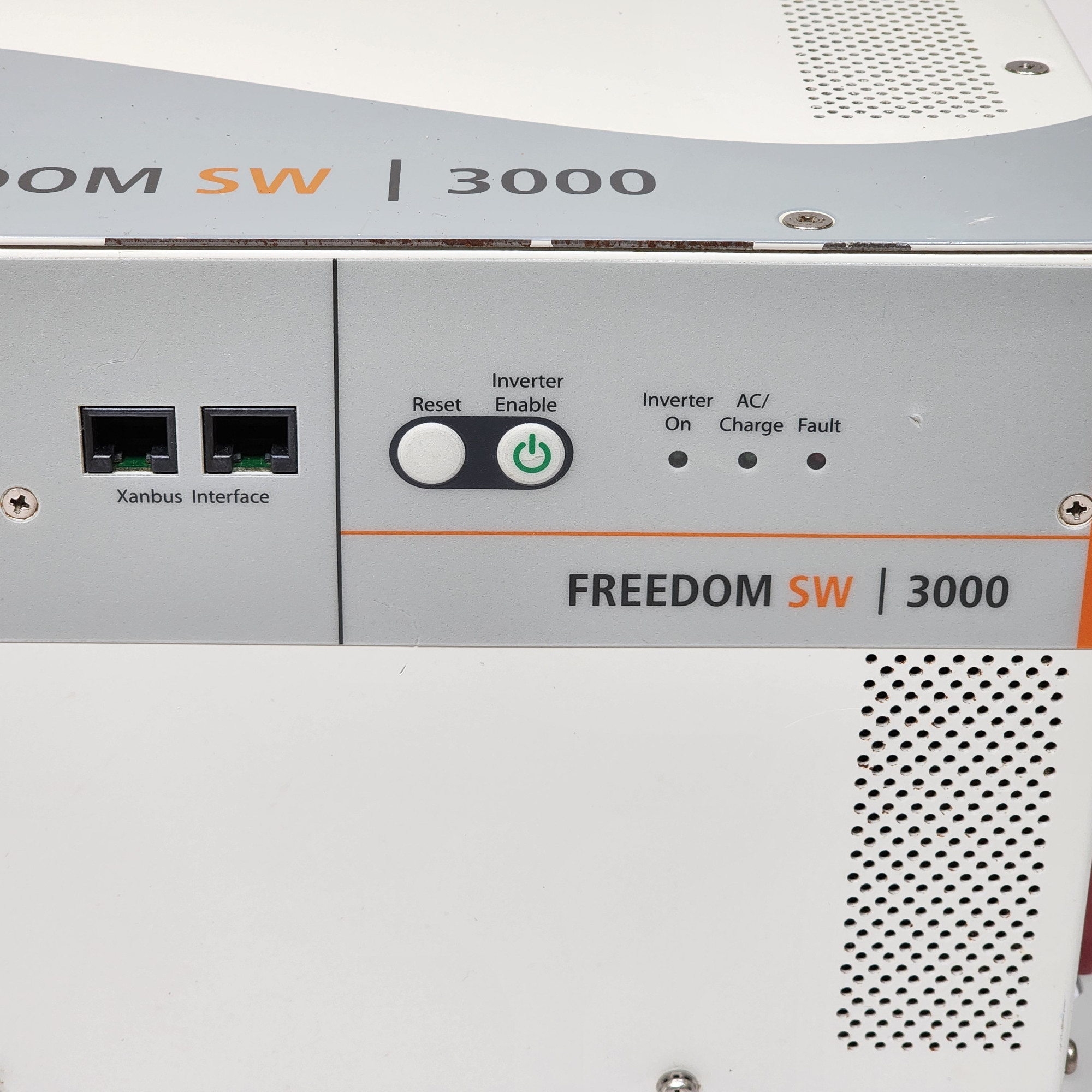 Xantrex Freedom FSW3000 12V 3000Watt Inverter/Charger - 815-3000 - Max ...