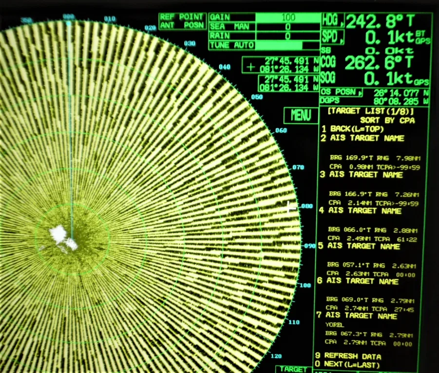 Furuno - FAR-2127BB/AC - IMO Black Box Commercial 25KW Radar System ...