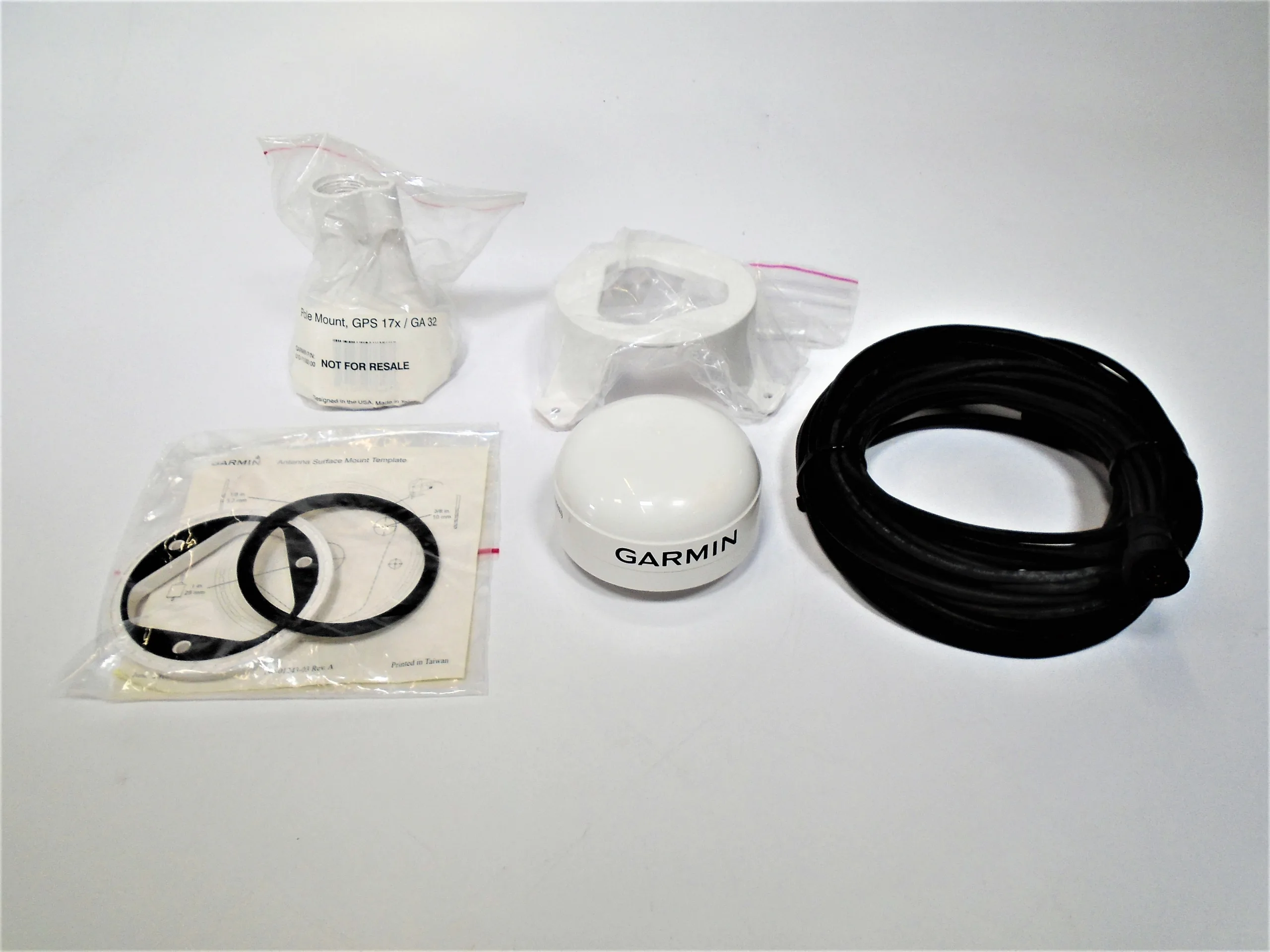 Garmin GXM 52 Satellite Weather Antenna Kit W/Cable W 3Mounts (010 ...