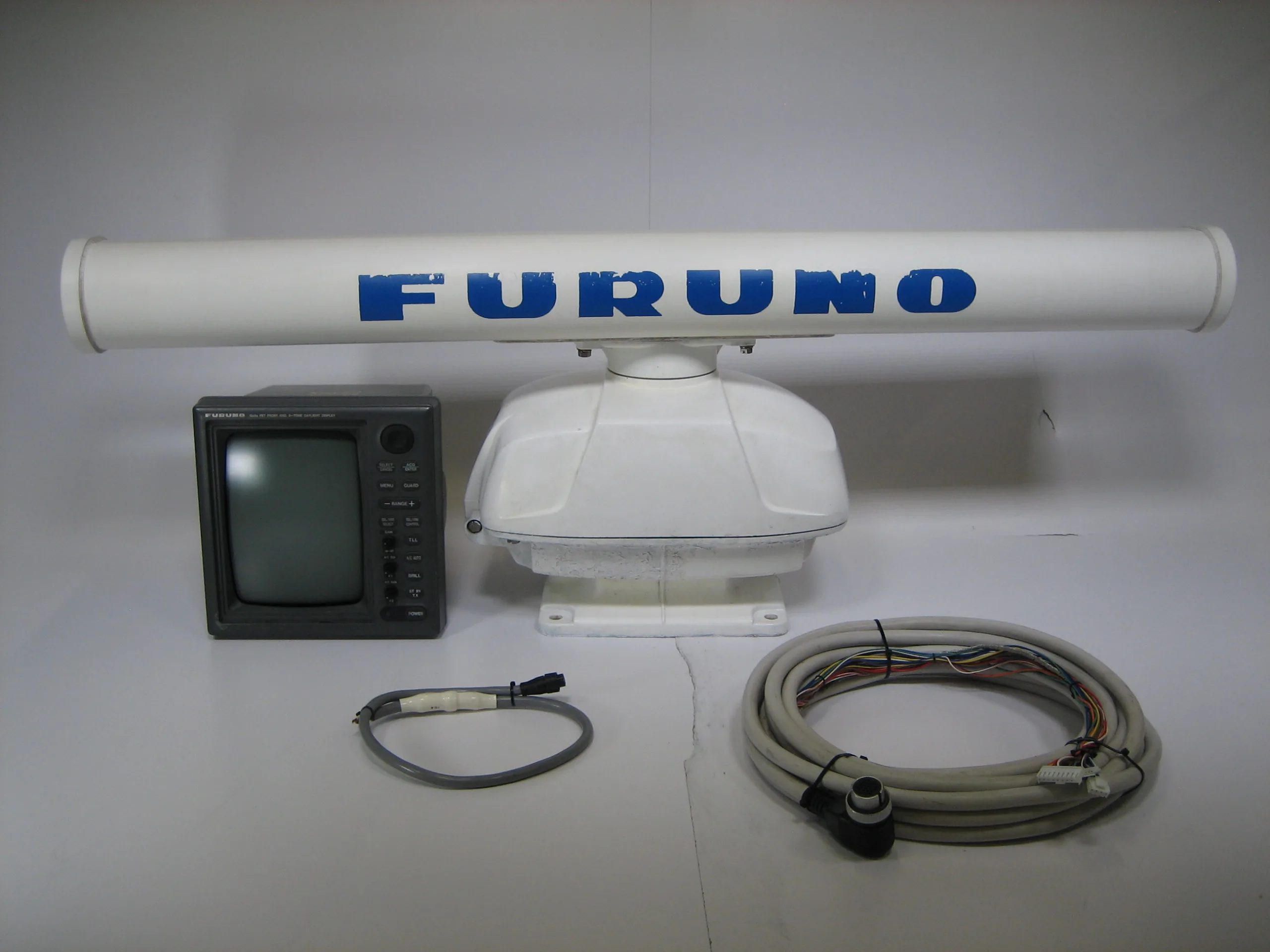 FURUNO 1942MK2 6kw Open Array Radar CRT System - 64 Mile - 90 Day Warr ...